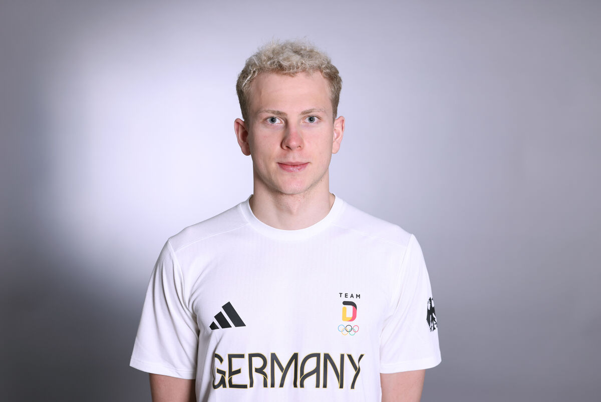 Ministerpräsident Rhein und Sportministerin Stolz gratulieren Oliver ...